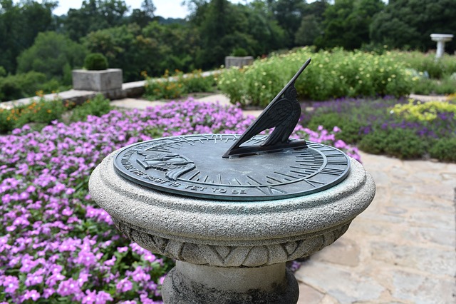 Lessons From Sundials – The Faith Cafe